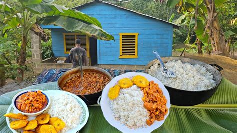 Mondongo Guisado A La Criolla Con Plátano Frito y Arroz I Comida Típica