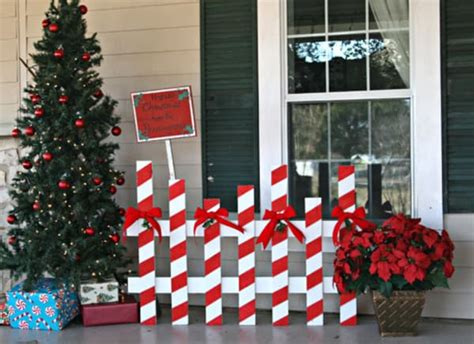 18 Christmas Pallet Projects That Will Give A Festive Touch To Your Home