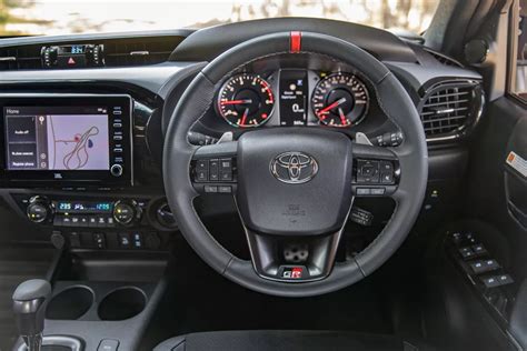 Así es la Toyota Hilux Gr Sport 2023 para Latinoamérica con una