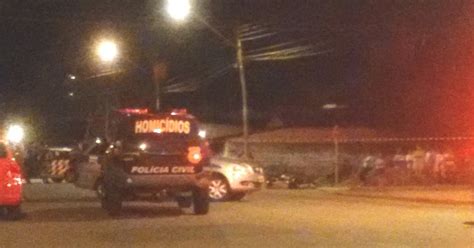 G1 Homem é morto após ser atingido por ao menos dez tiros em Goiânia