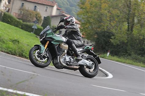 Review 2023 Moto Guzzi V100 Mandello S
