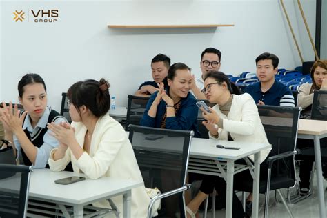 VHS vinh danh bảng vàng tháng 12