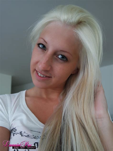 Tw Pornstars Leonie Pur Twitter Kommt Gut In Die Neue Woche Leoniepur Porno Blondine