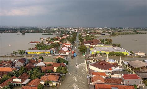 Banjir Landa Demak Ribu Lebih Warga Mengungsi Jurnalinspirasi Co Id