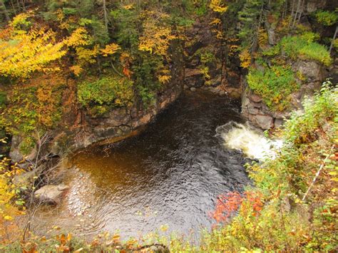 Pin By Terri Dawson On Flume Gorge In Fall Flume Gorge Nature Outdoor