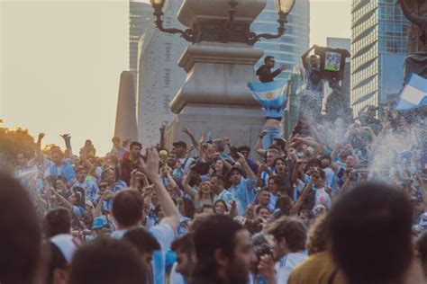 La pasión del fútbol en Argentina Una forma de vida para los hinchas y