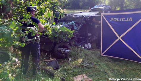Tragiczny finał wyprzedzania Nie żyje 31 letni kierowca volvo ZDJĘCIA