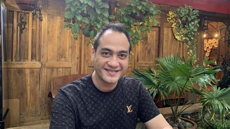 Foto Keluar Penjara Ferry Irawan Sibuk Jadi Produser Musik Berbisnis