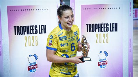 Chloé Le contrat de Chloé Valentini Fanclub