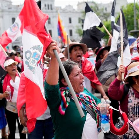 Crisis en Perú ya lleva 60 muertos en todo el país tras violentos