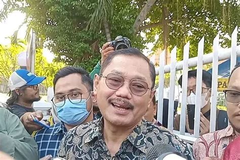 Prof Budi Santoso Bersama Lbh Datangi Kamus C Unair Ajukan Surat