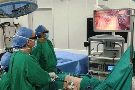 INEN realiza primera cirugía laparoscópica con moderno equipo