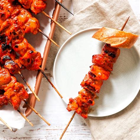 Pinchos De Pollo Grilled Puerto Rican Chicken Skewers Fab Everyday