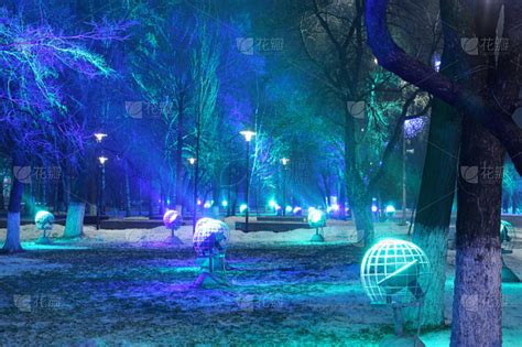 夜晚 城市 新的 雪 灯 都市风景 迷幻色 迷幻艺术 冬天