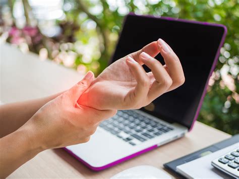 Carpal Tunnel Syndrome Causes Symptoms And Treatment Explained By Dr
