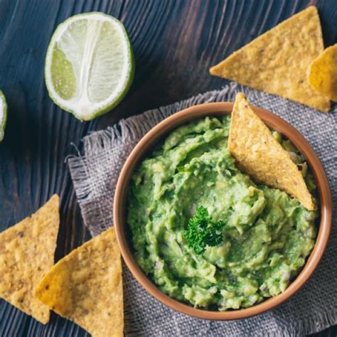 Descubre cómo preparar el auténtico Guacamole Colombiano en casa