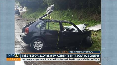 Três pessoas morrem e quatro ficam feridas após carro bater de frente