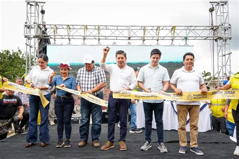 La Prefectura de Los Ríos entrega nueva ruta de producción a los