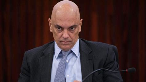 Moraes é acusado de censurar direita Governo dá munição para subir juros
