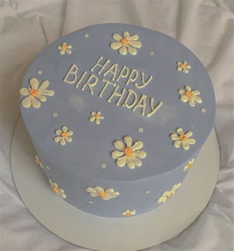 Coletar 81 Imagem Bolo Happy Birthday Escrito Br Thptnganamst Edu Vn