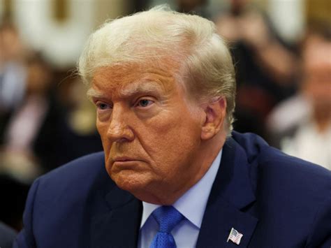 USA La secrétaire d Etat du Maine exclut Trump de la primaire
