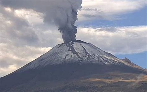 Ceniza del Popocatépetl llega hasta la CDMX tras registrar dos