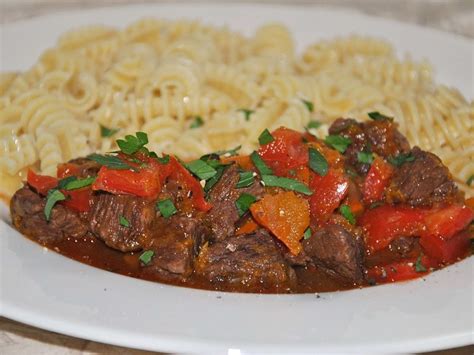 Gulasch vom Rind mit Kürbis von Kochwichtel007 Chefkoch