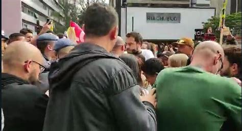 Integrantes Do MBL E Do PSOL Se Agridem Na Paulista PM Tenta Deter