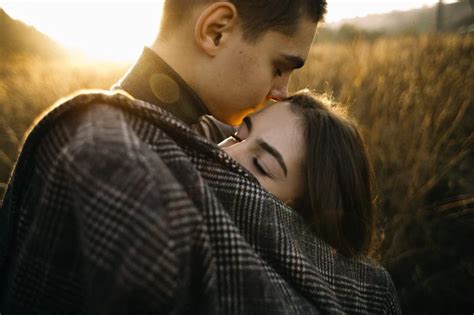 Les 38 Signes Qu Un Homme Est Amoureux En Secret