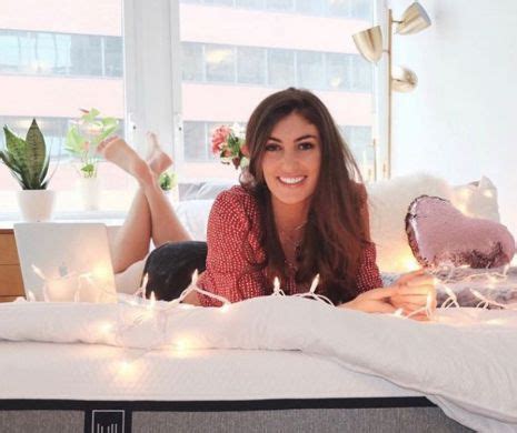 Ea este REGINA BIKINILOR Cum arată FEMEIA care a înnebunit INTERNETUL
