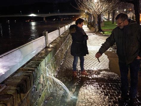 Dauerregen Hochwasser und Überflutungen im Süden und Südwesten von