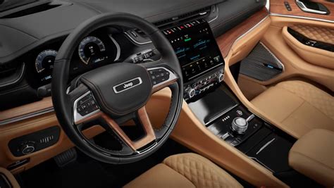 Grand Cherokee Summit Review William Avery
