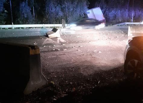 Messina Grave Incidente In Tangenziale Tir Precipita In Un Dirupo