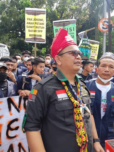 Foto Foto Demo Petani Sawit Di Depan Kantor Kemenko Perekonomian