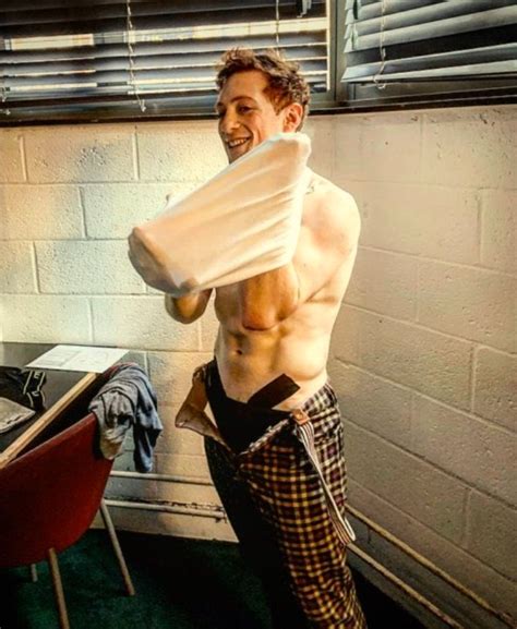 Photo Ethan Slater Is Insanely Ripped Shirtless And Deserves Ariana Grande