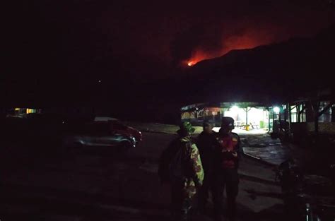 Gunung Papandayan Garut Kebakaran Aktivitas Pendakian Ditutup