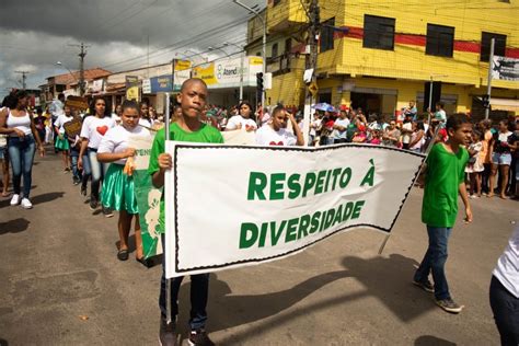 Desfile Cívico de 7 se setembro lota às ruas de Catu respeito a