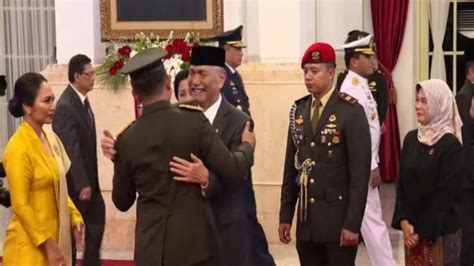 Momen Luhut Pandjaitan Nangis Di Istana Lihat Menantu Dilantik Jadi KSAD