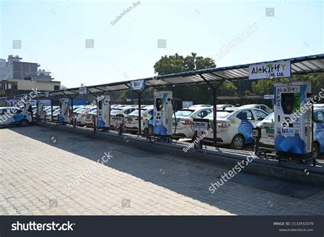 Indias Largest Electric Vehicle Charging Station库存照片2132932079