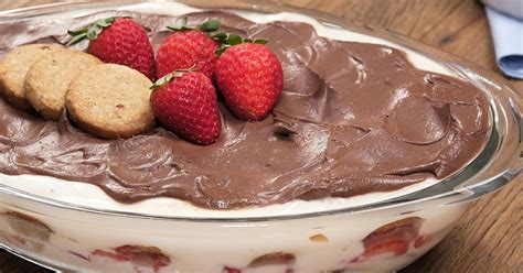 Pavê Creme de Leite Chocolate e Morango Renata