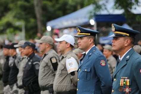 Prefeito participa da solenidade de promoção de oficiais e praças da