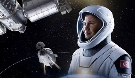 İlk Türk astronot Gezeravcı fotoğraf paylaştı Uzaydan hepinize en