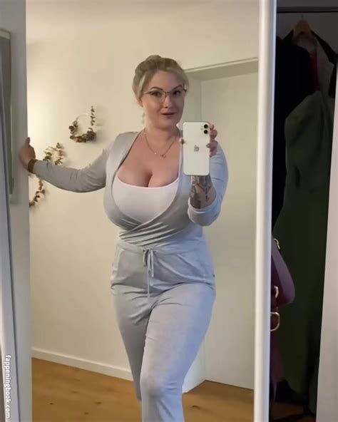 Kira Liv Kira Liv Nude OnlyFans Leaks The Fappening Photo