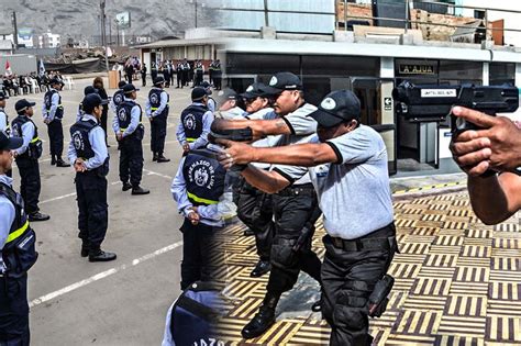 Qué opinan los ciudadanos sobre el uso de armas no letales en favor de