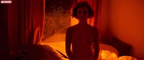 Naked Liv Lisa Fries In Pr Lude