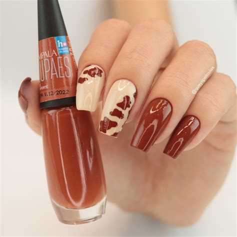 Elegancia en tus manos Decoración de uñas con tonos de esmalte nude