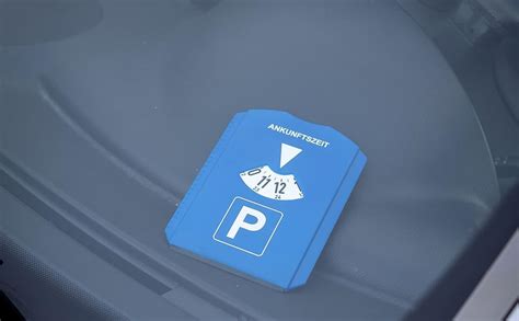 Parkscheibe mit Eiskratzer 1 Stück in Blau Parkuhr inkl