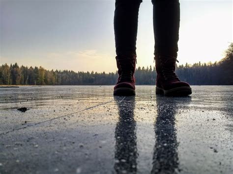 آب و هوای هامبورگ مقامات نسبت به پا گذاشتن روی سطوح یخی هشدار میدهند