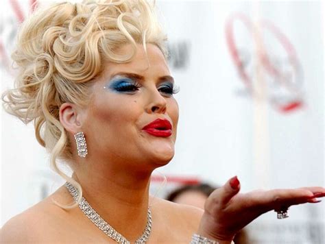 Anna Nicole Smith Arriva Il Documentario Sulla Sua Vita Ma Polemica