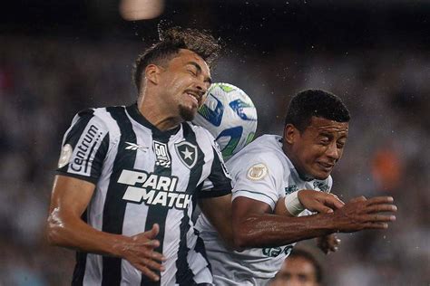 Botafogo só empata o Goiás e Vasco volta à zona de rebaixamento